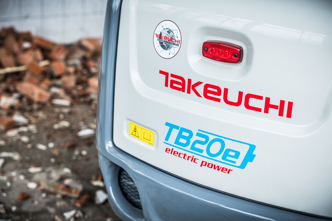 Takeuchi TB20E elektrische minigraver voor De Boer & van der Weijde ...